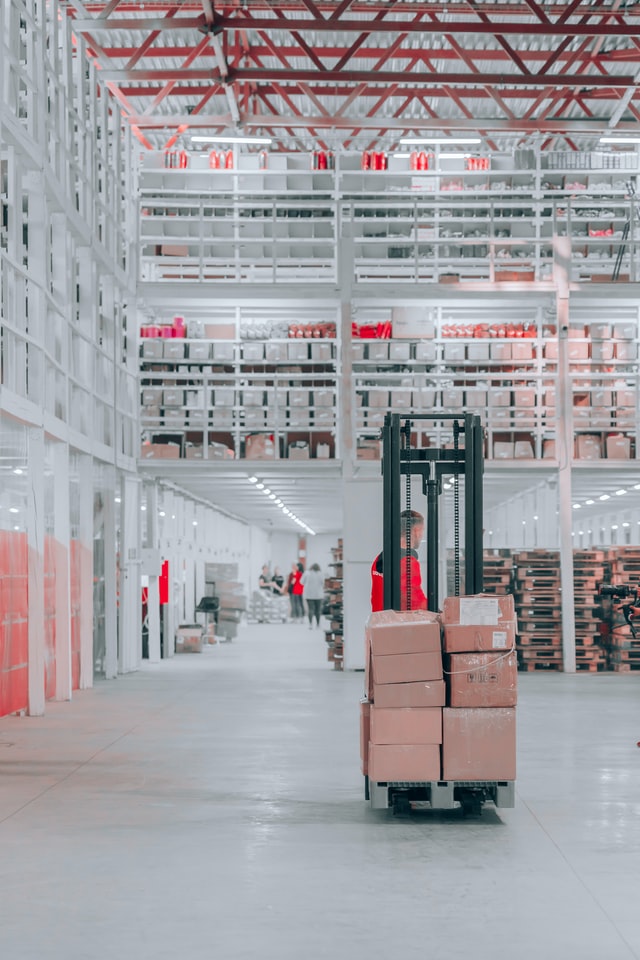 Amazon bringing fully automated packaging systems to its warehouses ...